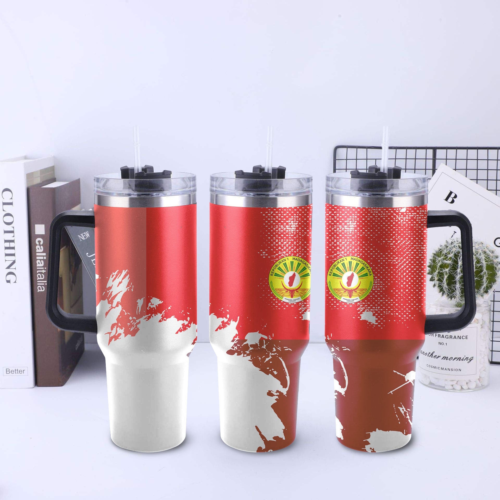 Madagascar Handle Tumbler Flag & Coat Of Arms Paint Style – To The Closet